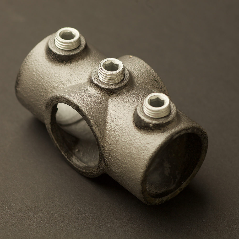 One Inch Black steel 34mm Two socket Cross Fitting