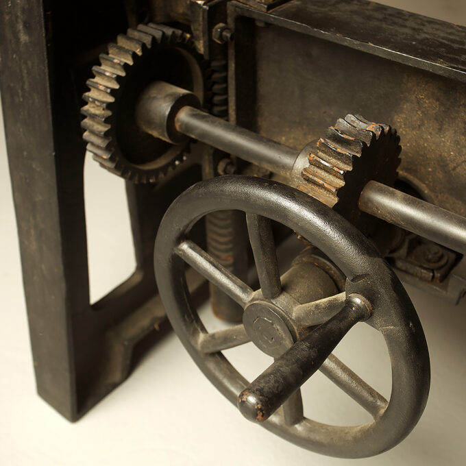 Cast iron adjustable height crank table - Pipe Furniture